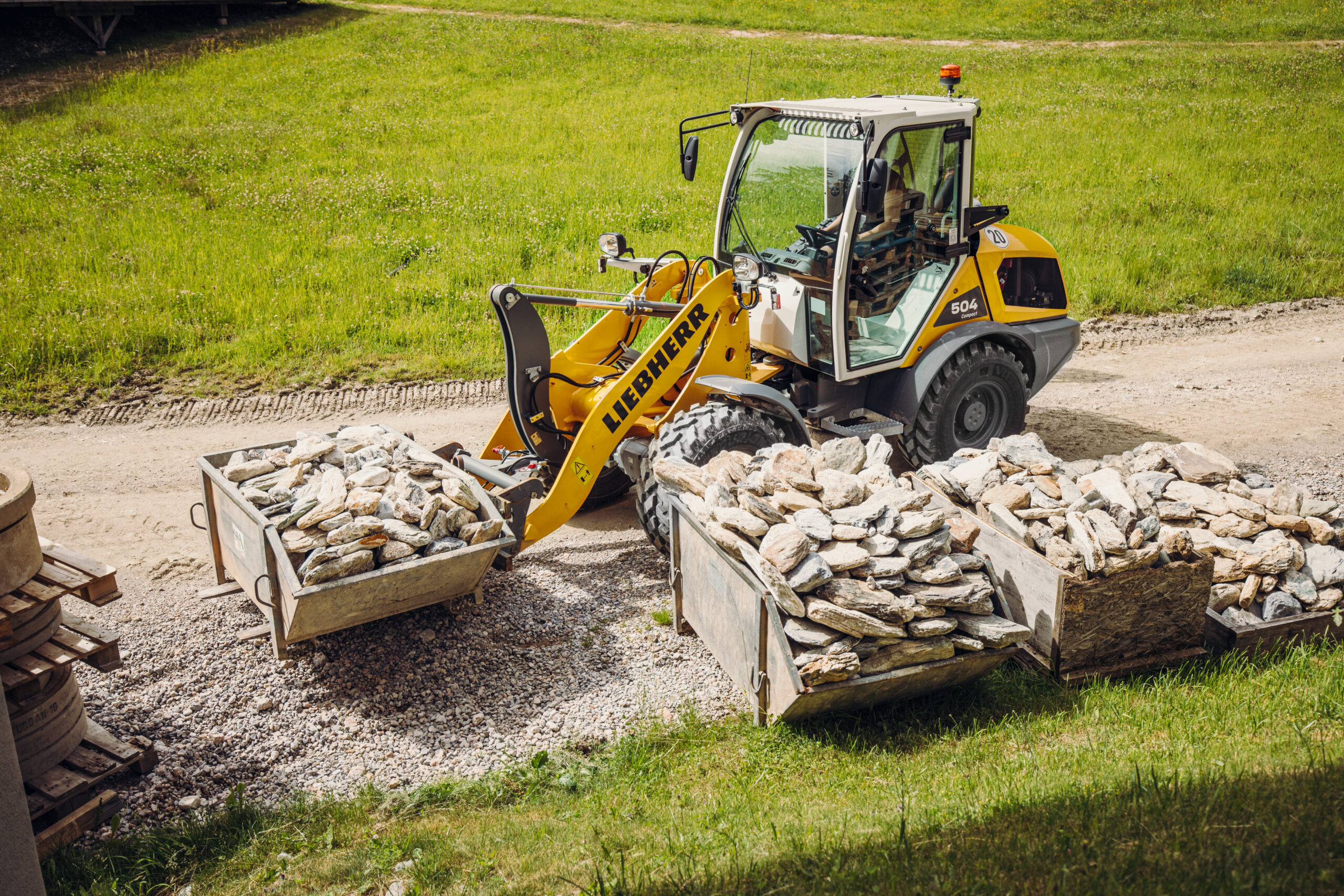 Tilgner Baumaschinen GmbH - Liebherr L 504 Compact